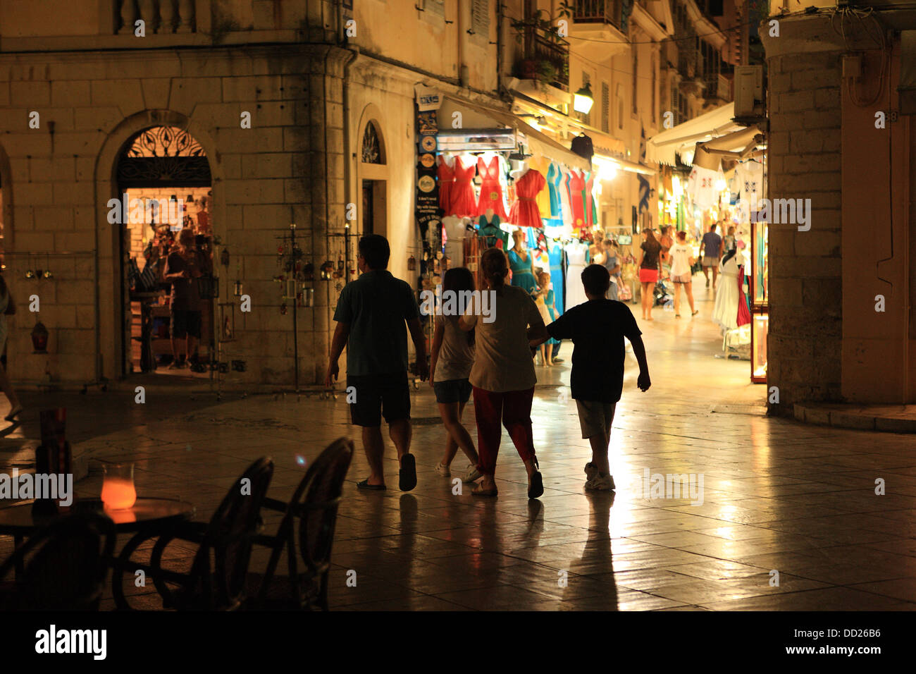Busy narrow streets hi-res stock photography and images - Alamy