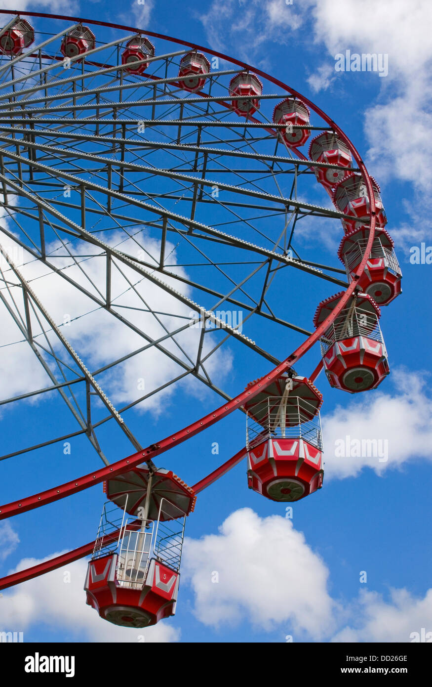 A Large Red Ferris Wheel; Newcastle Upon Tyne, England Stock Photo - Alamy