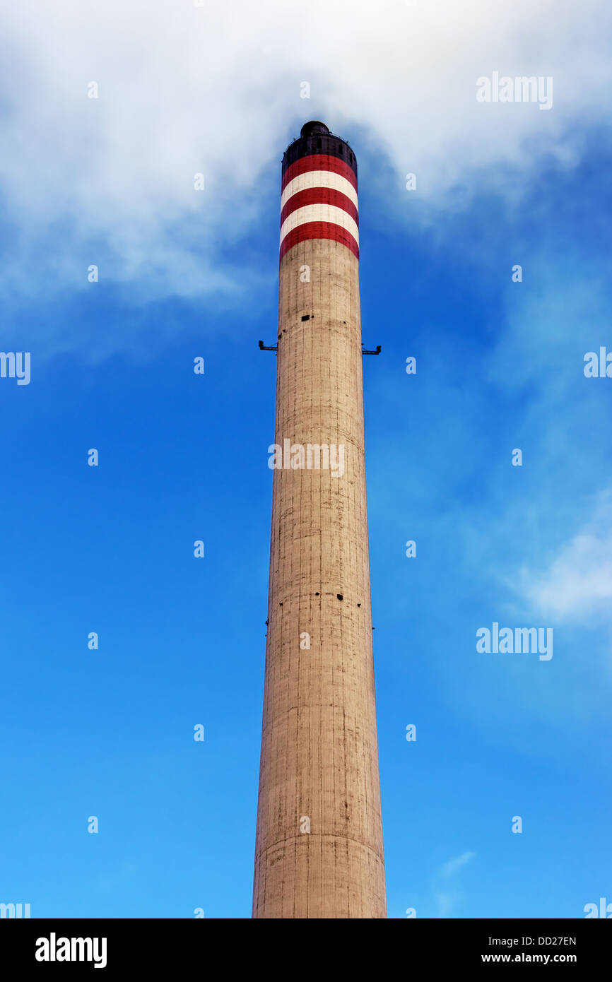 Tall smokestack chimney hi-res stock photography and images - Alamy