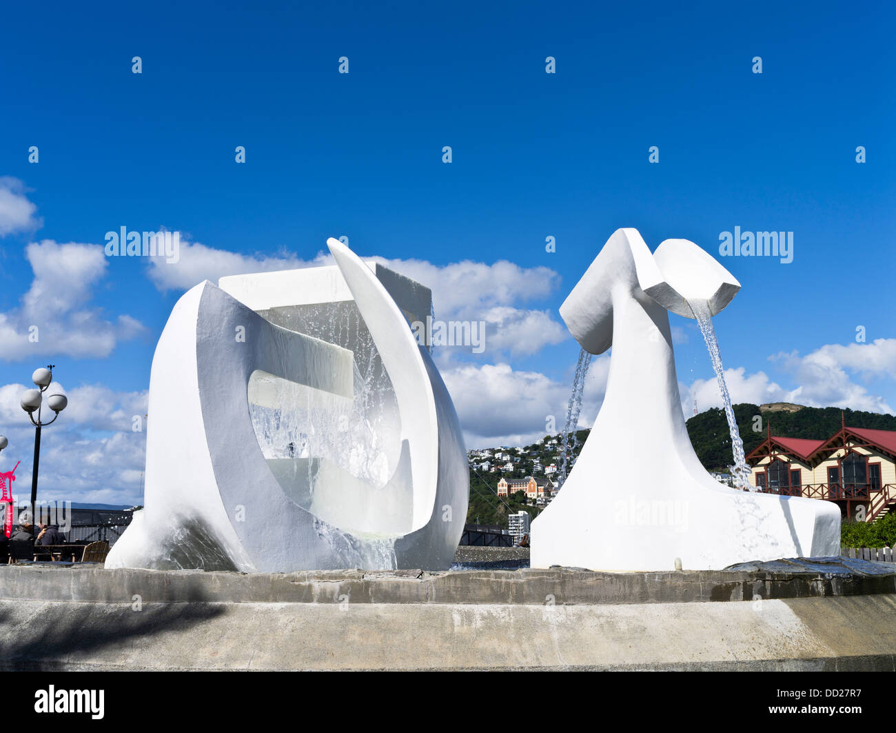 dh Lambton Harbour WELLINGTON NEW ZEALAND Modern art water feature ...