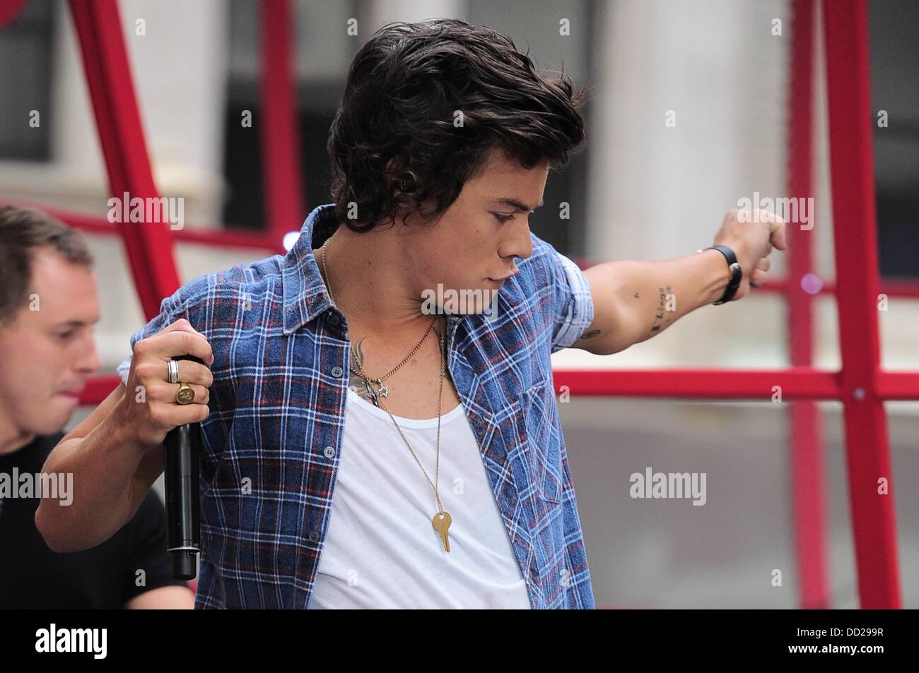 Harry Styles on stage for NBC Today Show Concert with One Direction ...