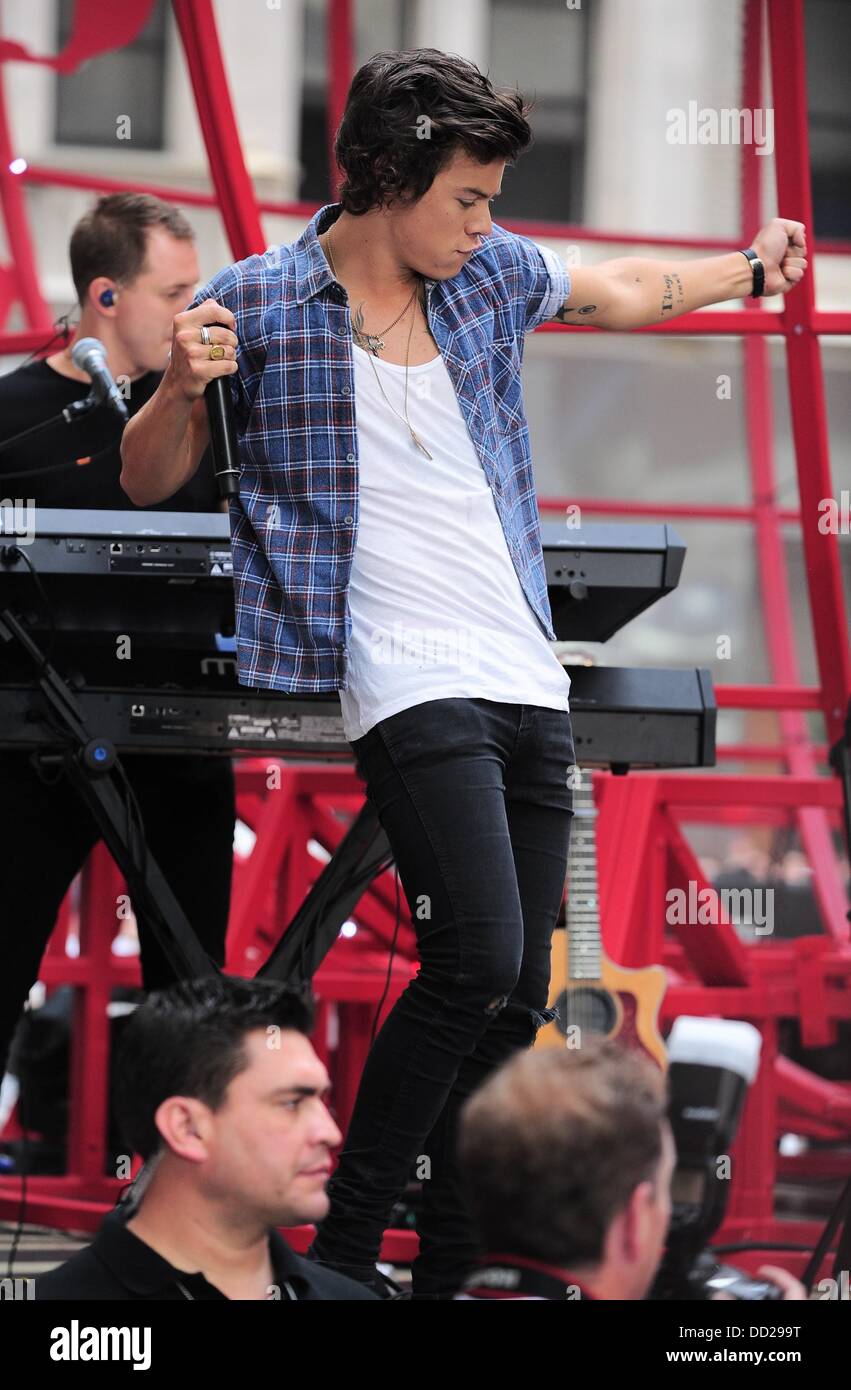 Harry Styles on stage for NBC Today Show Concert with One Direction ...