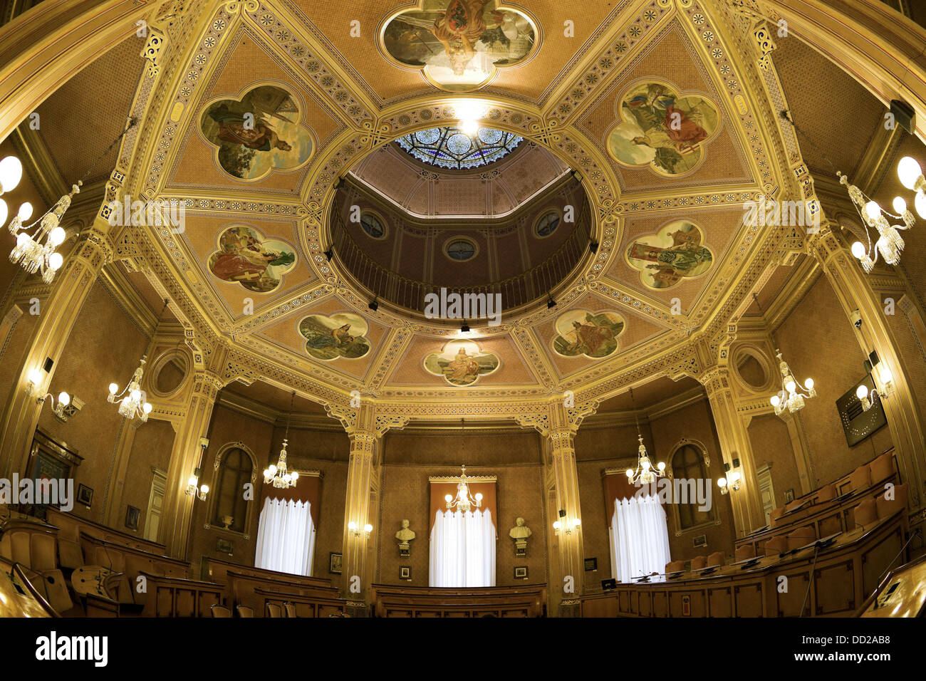 Octagonal ceiling hi-res stock photography and images - Alamy
