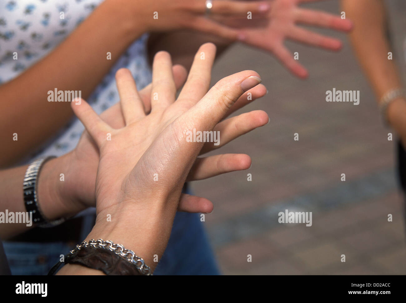 Group deaf people sign language hi-res stock photography and images - Alamy