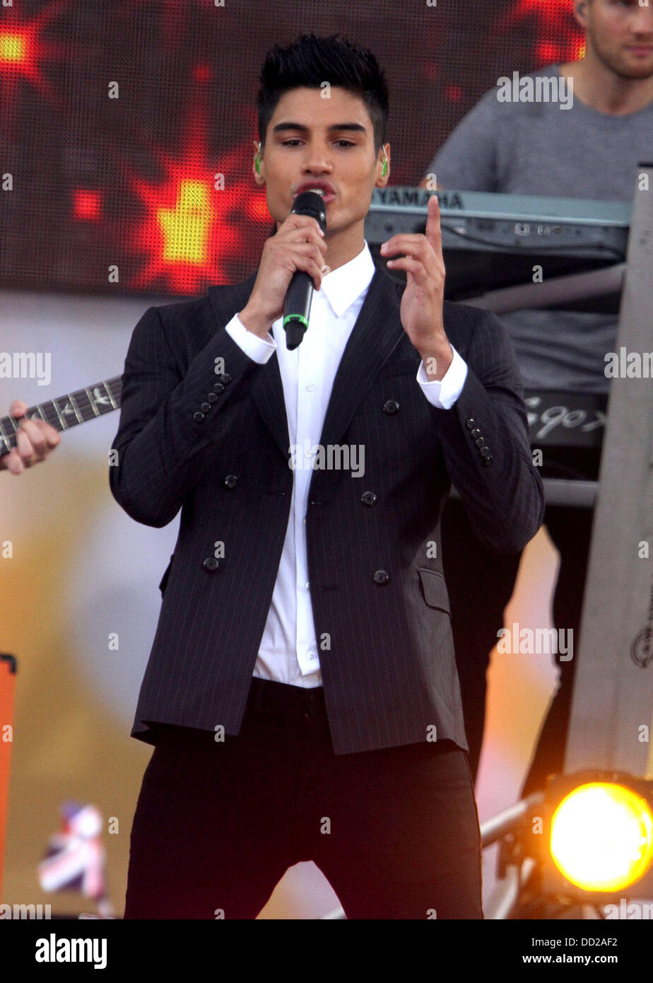 New York, New York, USA. 23rd Aug, 2013. Singer SIVA KANESWARAN from ...