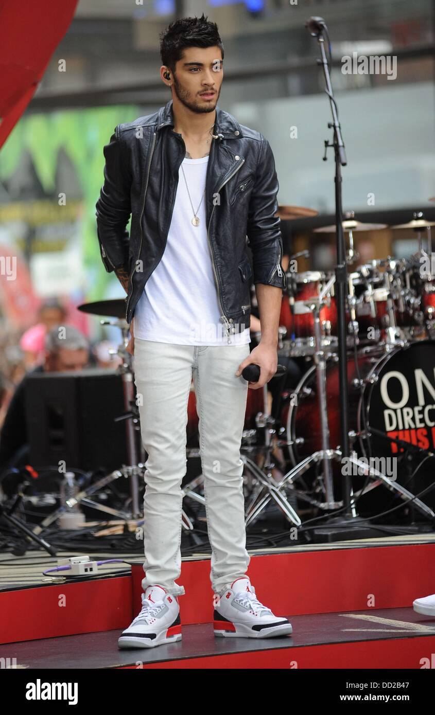 Zayn malik on stage nbc hi-res stock photography and images - Alamy