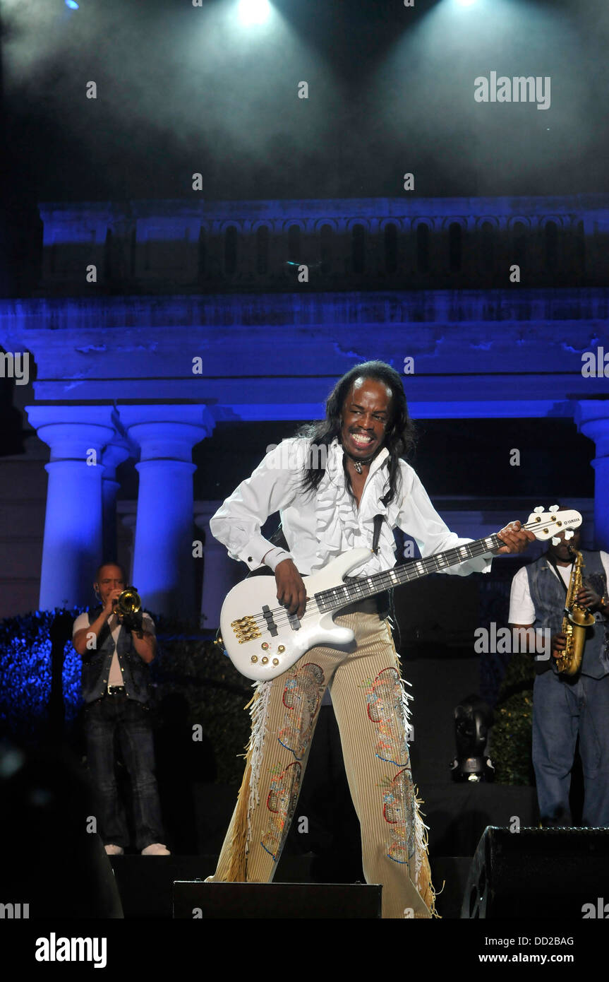 Earth wind and fire band hi-res stock photography and images - Alamy
