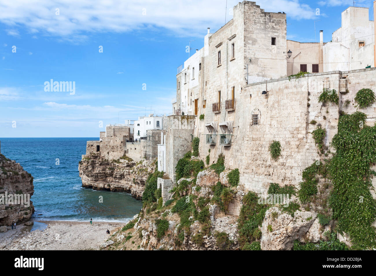 The charming historic cliff-top town of Polignano a Mare in Apulia ...