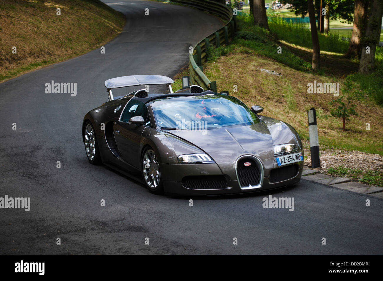 Bugatti veyron hi-res stock photography and images - Alamy