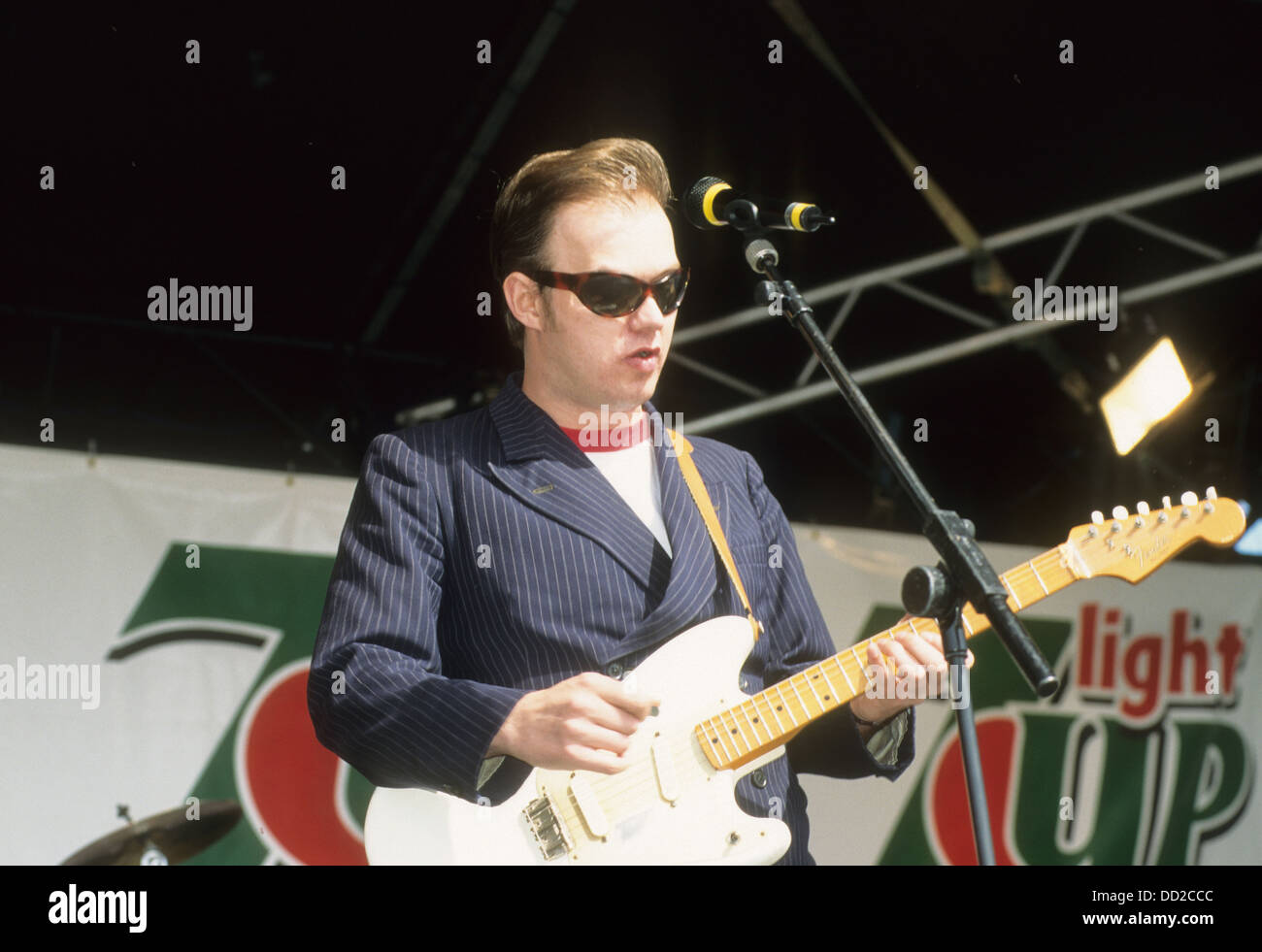 Edwyn collins singer hi-res stock photography and images - Alamy