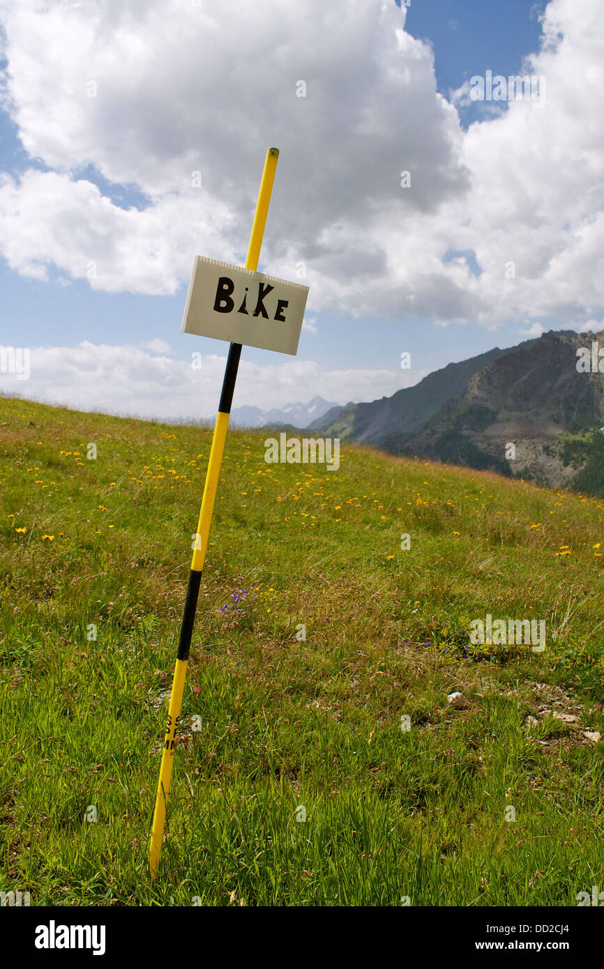 Downhill sign hi-res stock photography and images - Alamy