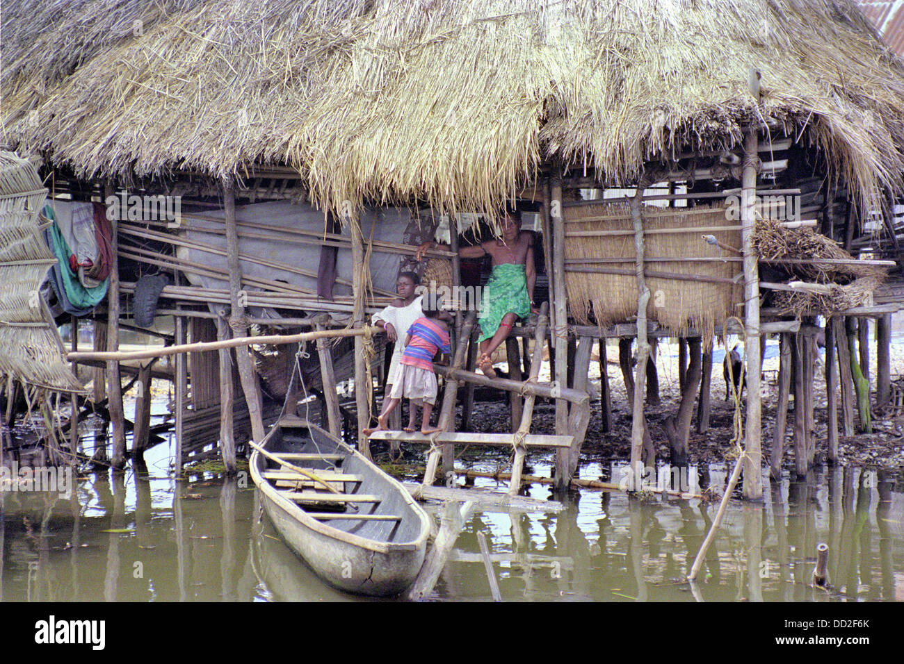 Thatched hut home, Ganvie, Benin Stock Photo - Alamy