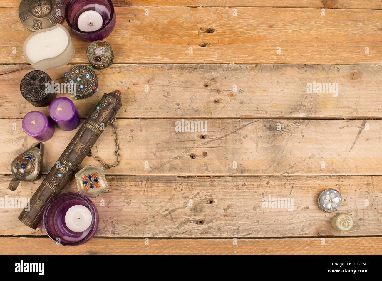 Trinkets assortment hi-res stock photography and images - Alamy