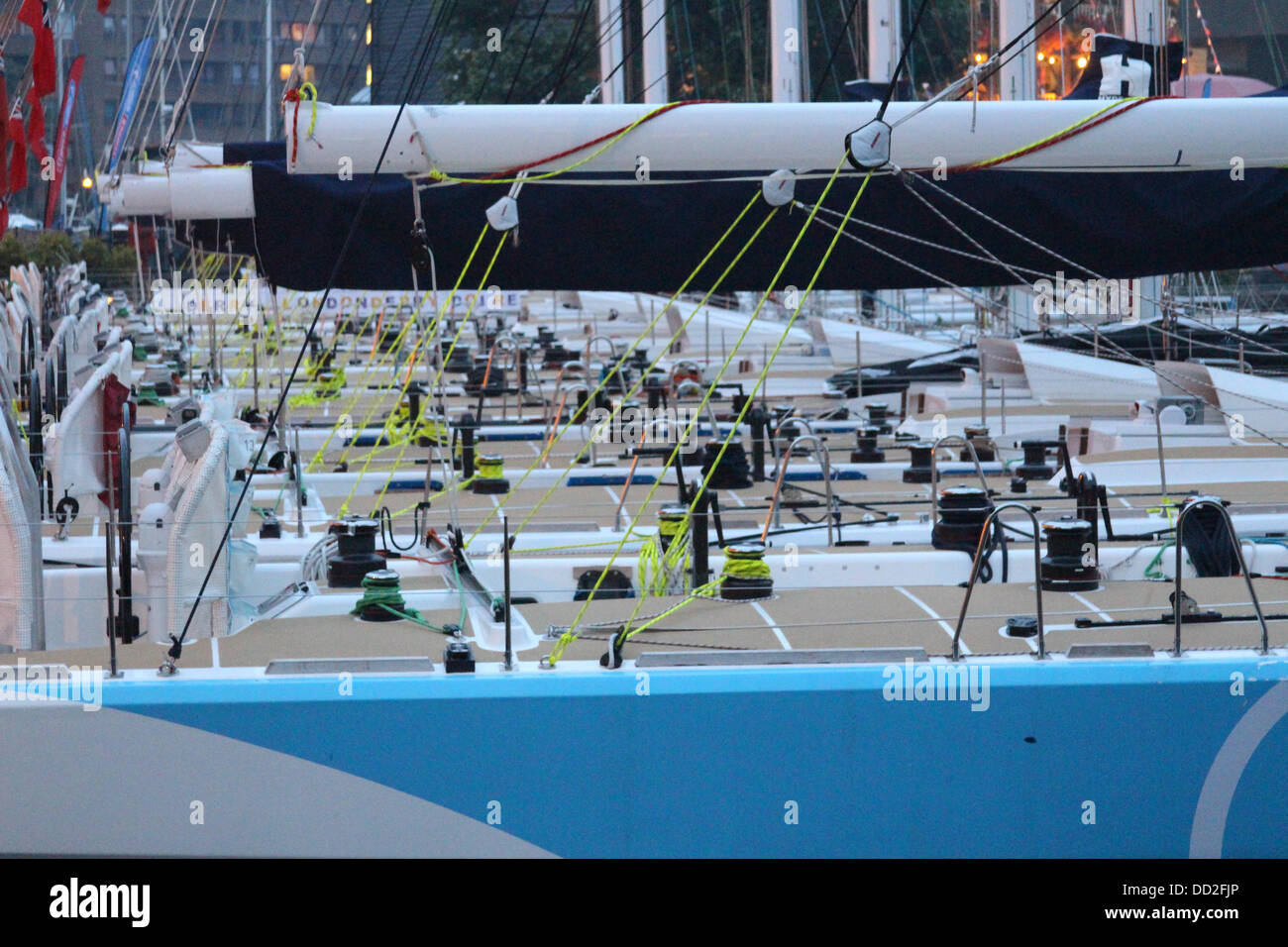 Clipper ships race hi-res stock photography and images - Alamy