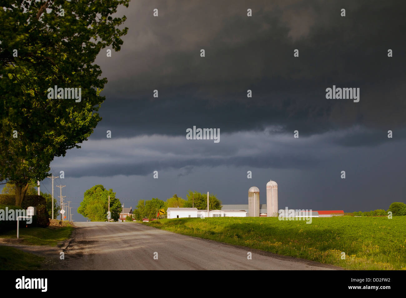 Barns quebec farms agriculture hi-res stock photography and images - Alamy