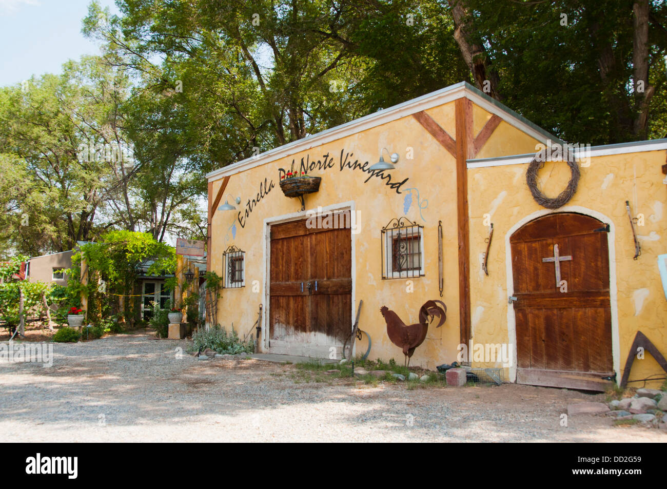 Southwestern style building Stock Photo - Alamy