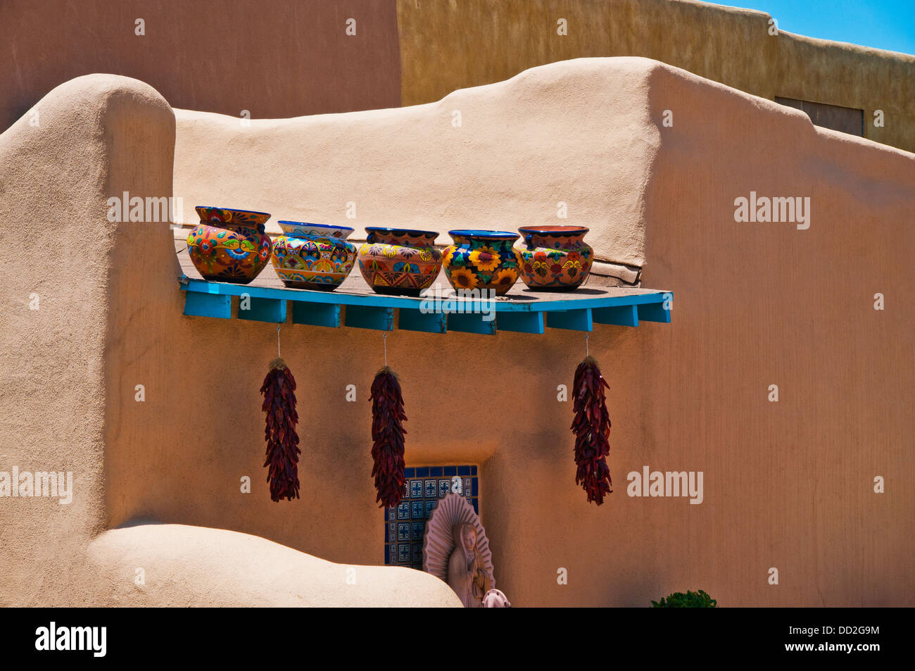 Adobe building hi-res stock photography and images - Alamy