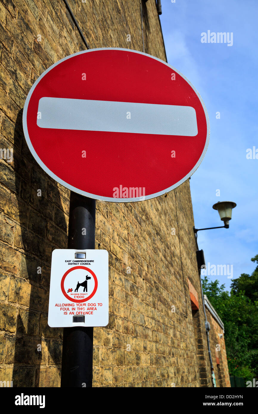 Big red no entry sign and notice penalty for dog fouling, seen in Ely ...