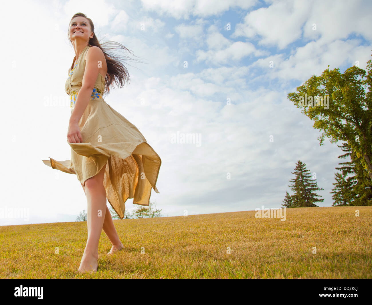 Teen dancer spinning hi-res stock photography and images - Alamy