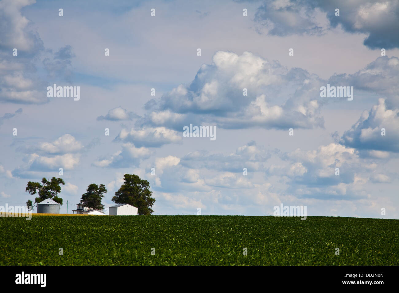 Three farm buildings hi-res stock photography and images - Alamy