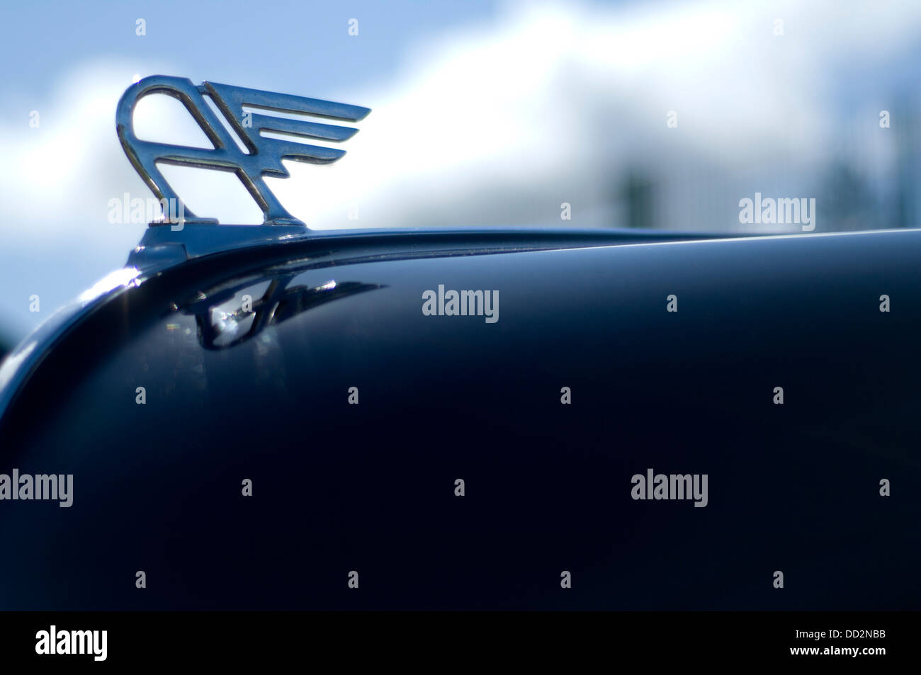 Winged bonnet hi-res stock photography and images - Alamy