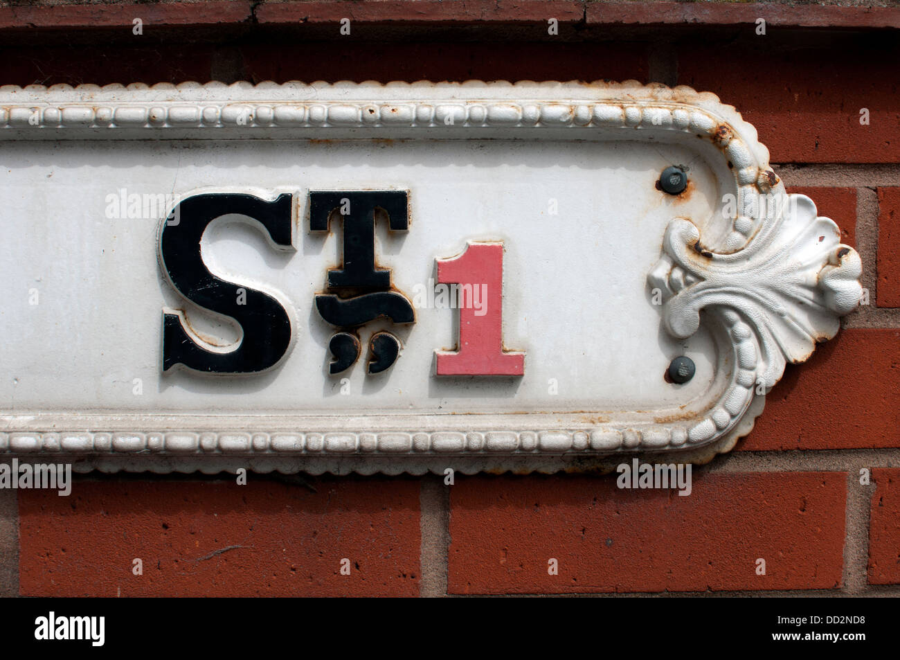 Traditional cast iron street signs hi-res stock photography and images ...