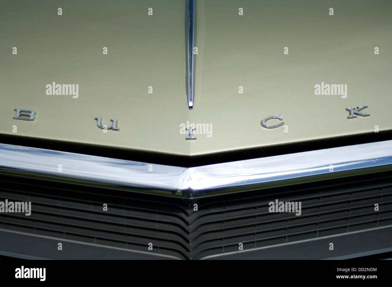 Classic car buick grille hi-res stock photography and images - Alamy