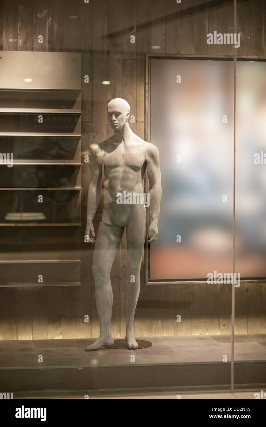 Dummy man hi-res stock photography and images - Alamy