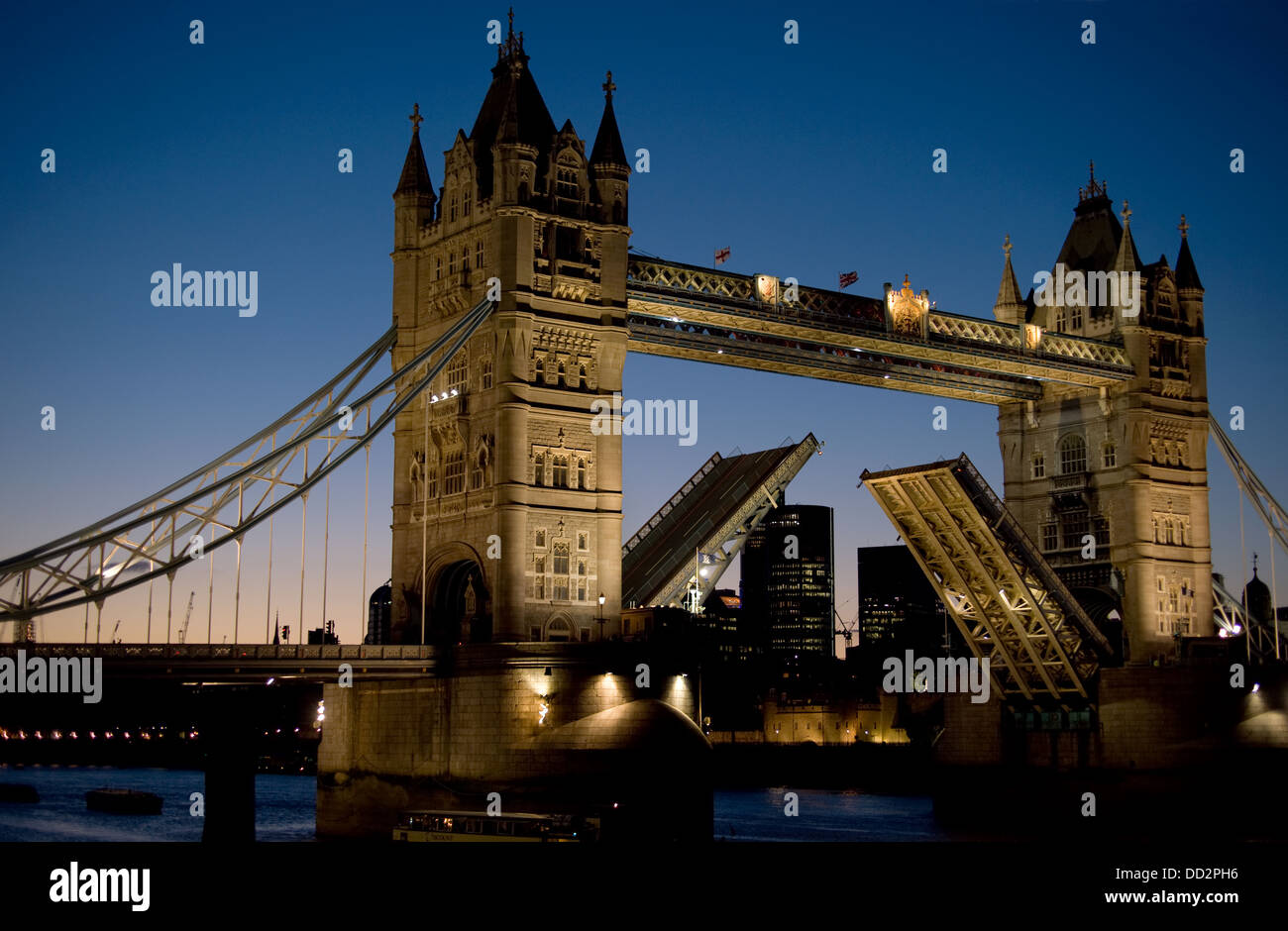 Tower bridge raised london england hi-res stock photography and images ...