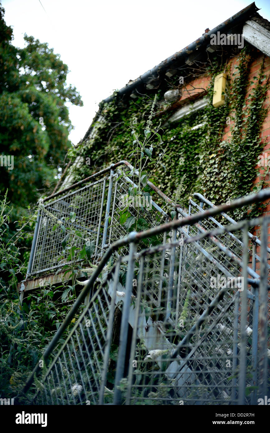 Dilapidated building due renovation hi-res stock photography and images ...