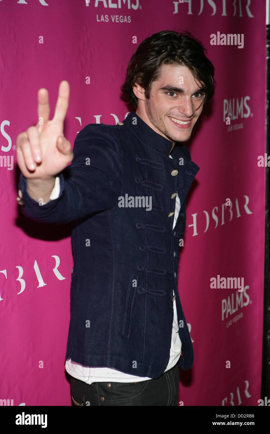 Las Vegas, NV. 23rd Aug, 2013. RJ Mitte at arrivals for RJ Mitte 21st ...
