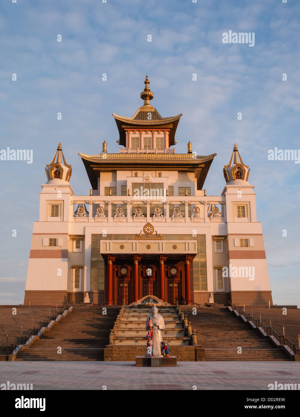 Buddhist temple japanese peace hi-res stock photography and images - Alamy
