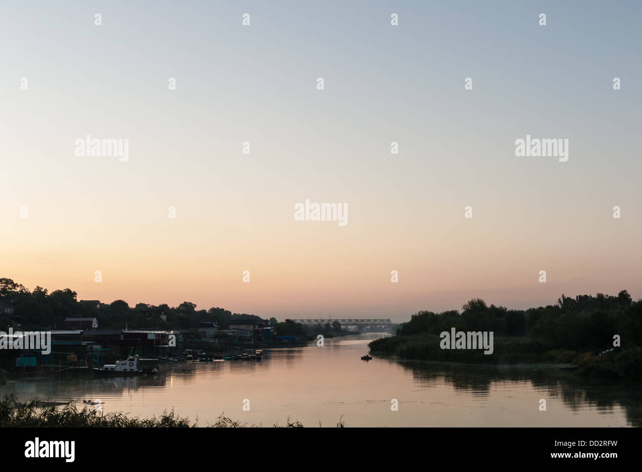 Red bridge by morning mist hi-res stock photography and images - Alamy