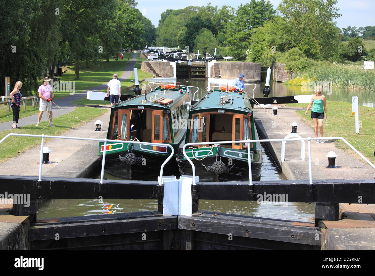 Two narrowboats about to descend in double lock no. 43 of the Hatton ...