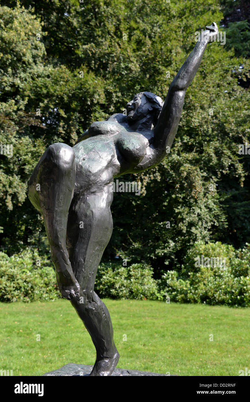 A sculpture of a woman dancing Stock Photo - Alamy