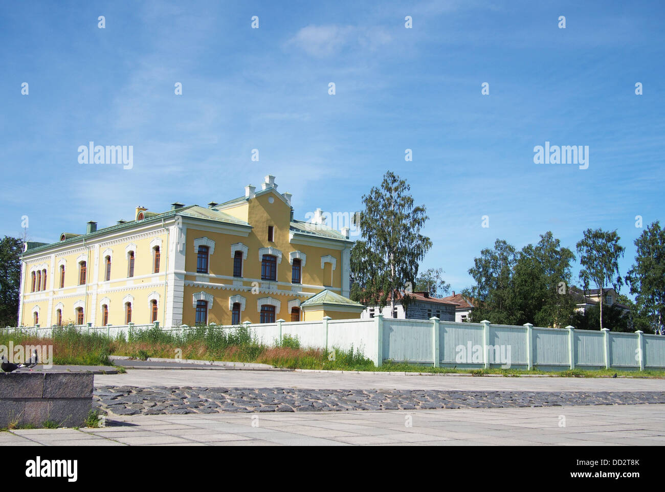 Blue line medical hospital building hi-res stock photography and images ...