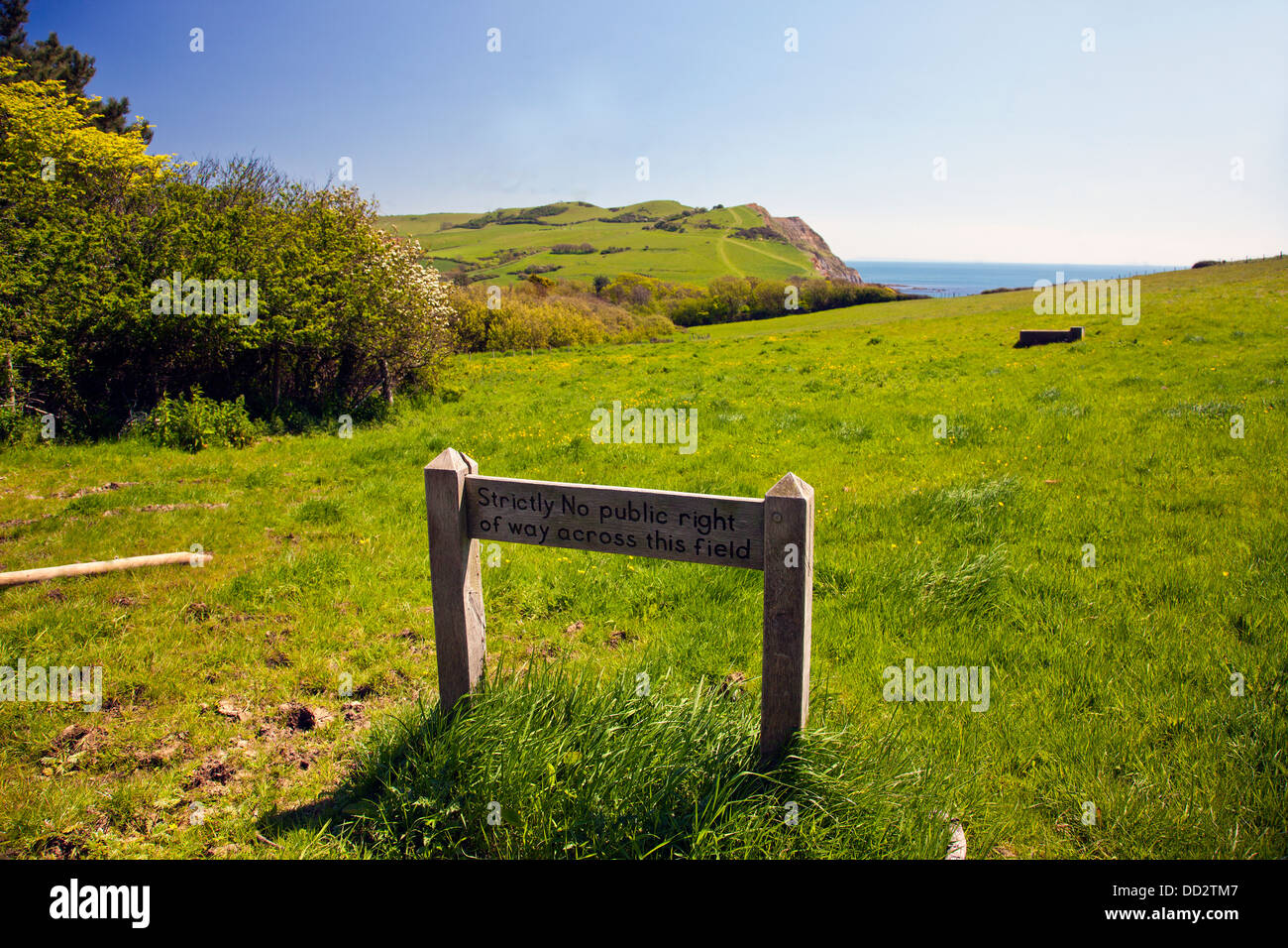 English coast path sign hi-res stock photography and images - Alamy