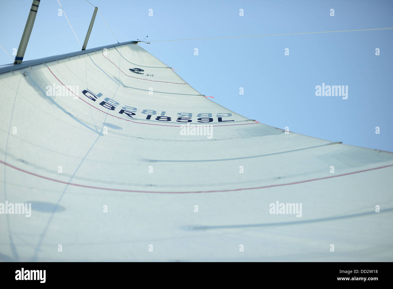 yacht sailing luxury water mast 40ft Solent UK fun sail rigging ...