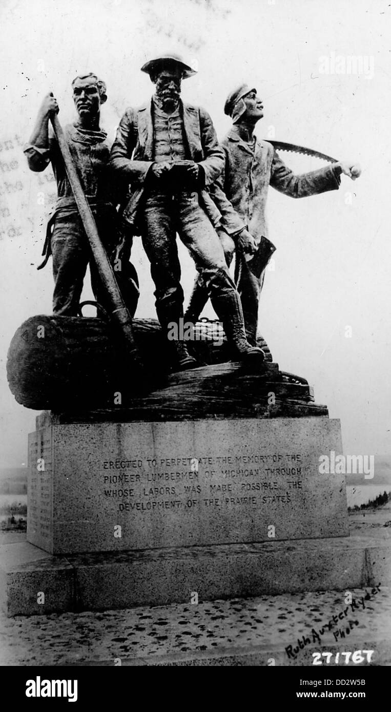 Labor monument Black and White Stock Photos & Images - Alamy