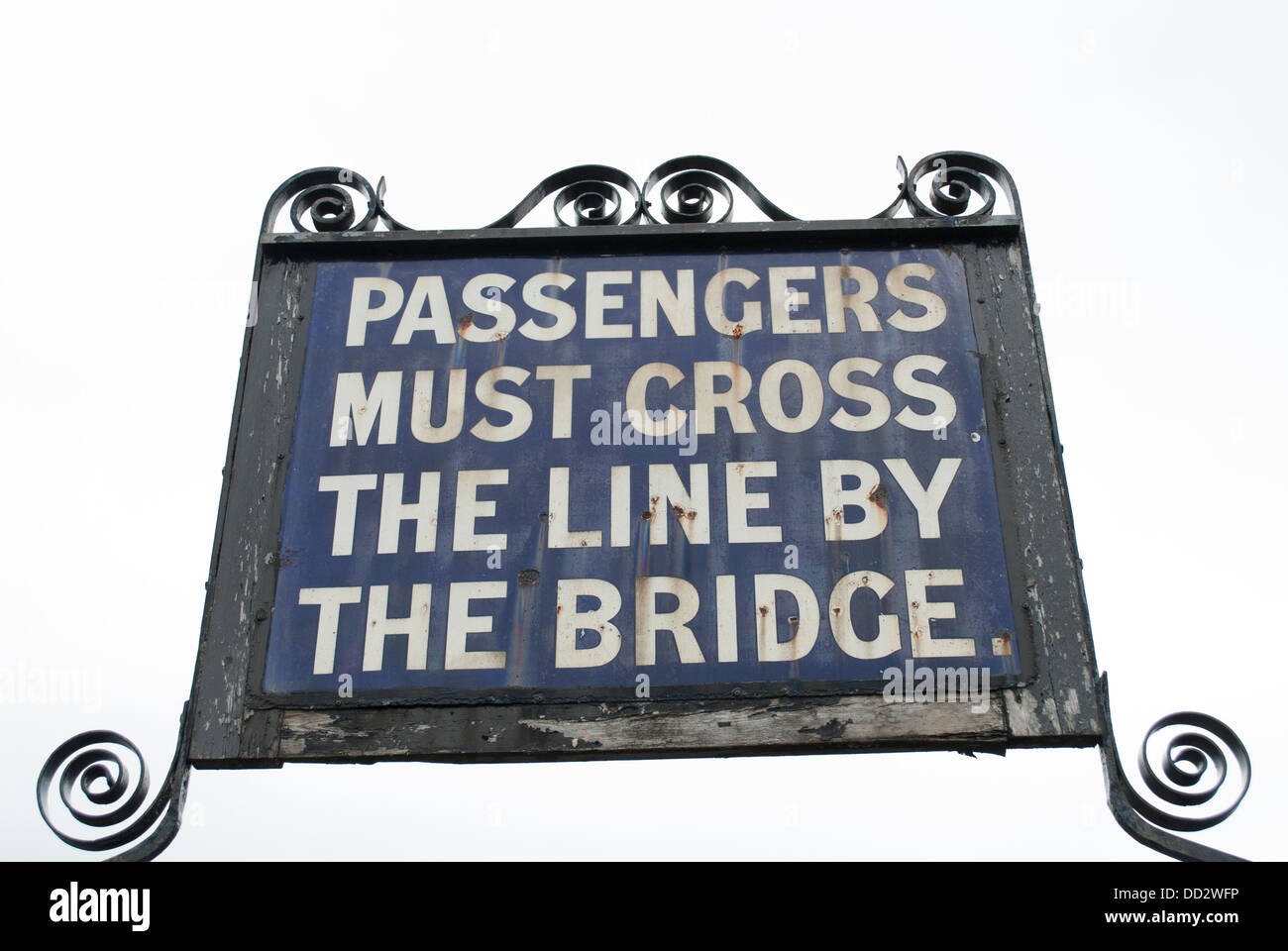 Railway passenger warning sign hi-res stock photography and images - Alamy