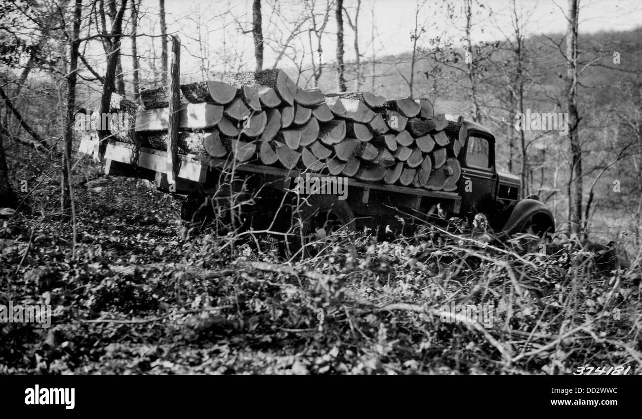 Heavy duty truck in Black and White Stock Photos & Images - Alamy