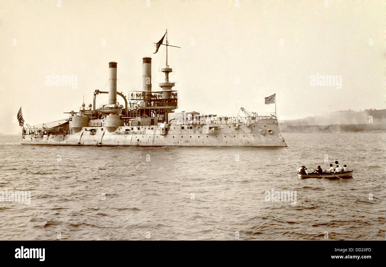 Iowa class battleship hi-res stock photography and images - Alamy