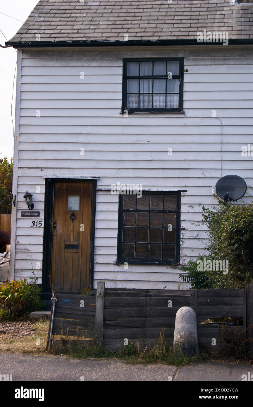 Old weatherboard wooden hi-res stock photography and images - Alamy
