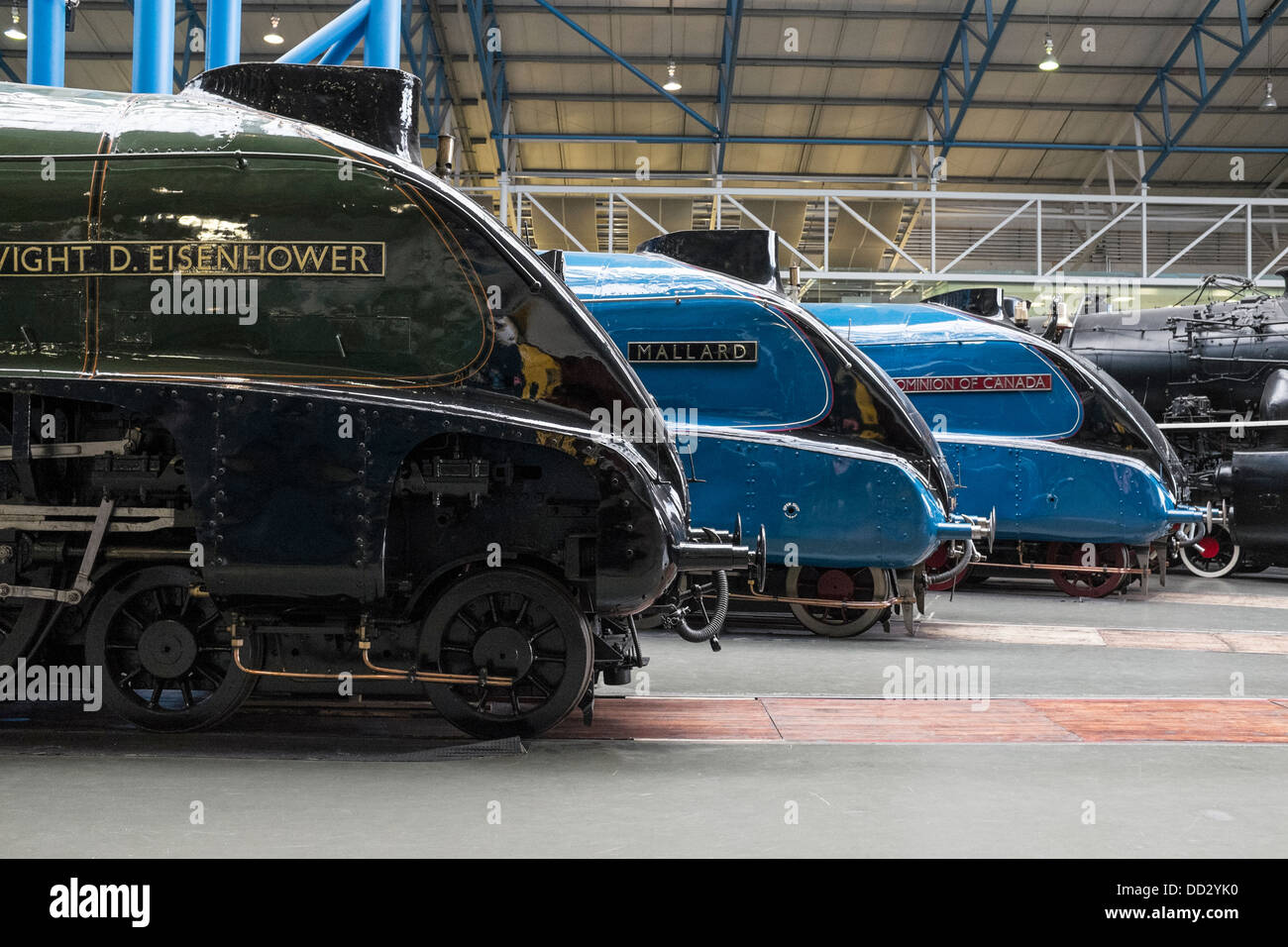 Lner blue hi-res stock photography and images - Alamy