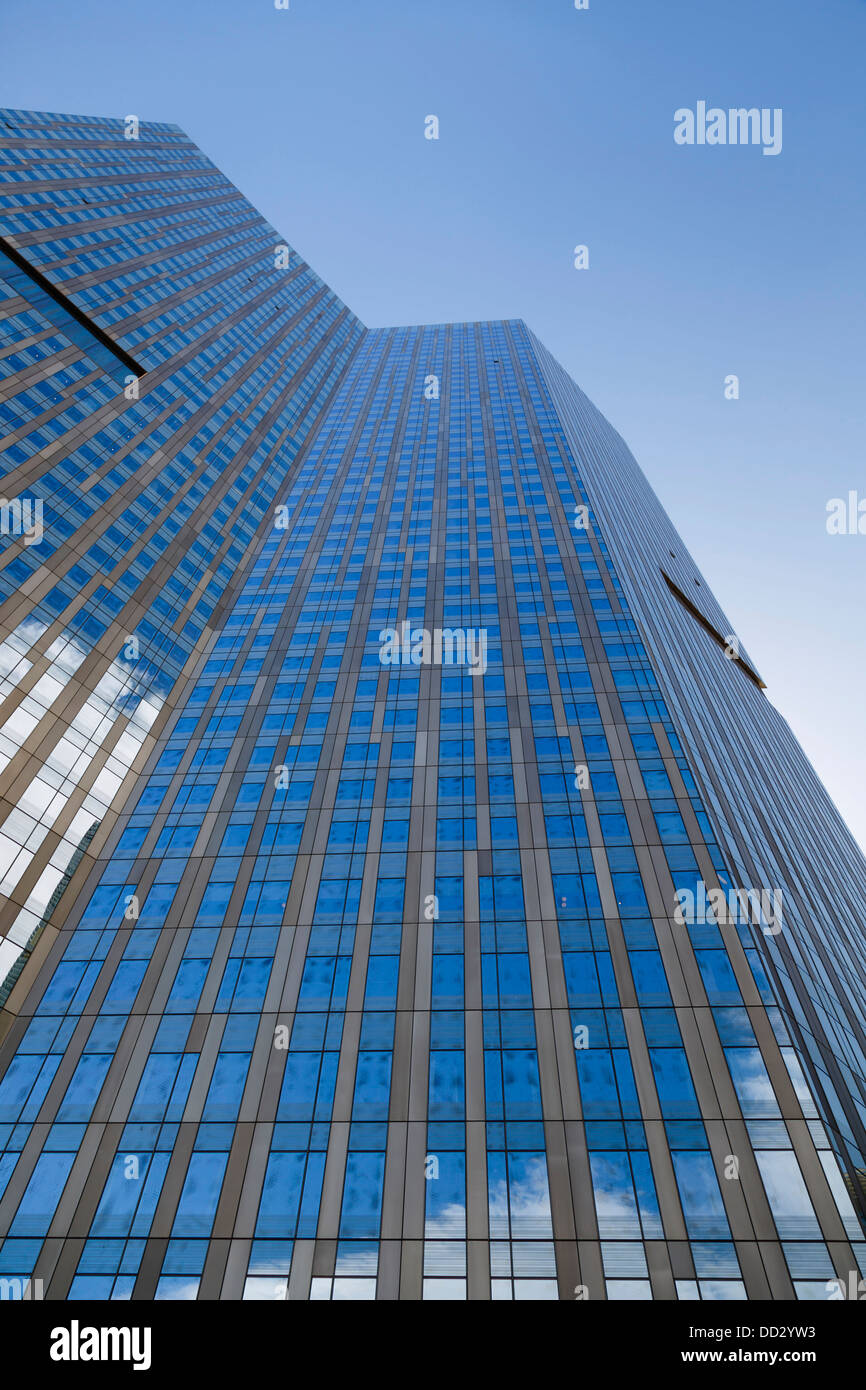 Skyscraper glass hi-res stock photography and images - Alamy