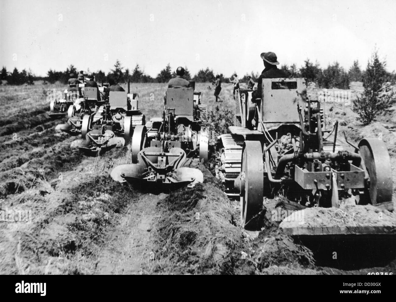 Furrowing land hi-res stock photography and images - Alamy