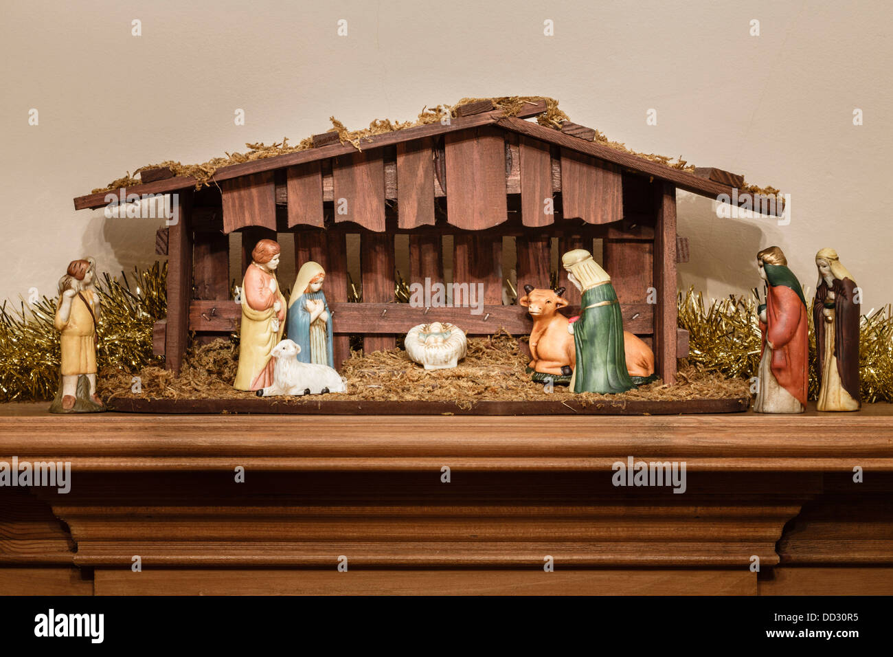 Nativity scene or creche with a stable and manger Stock Photo - Alamy
