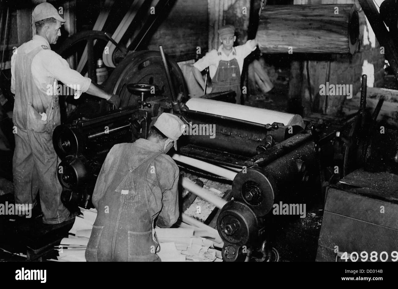 Veneer cutting Black and White Stock Photos & Images - Alamy