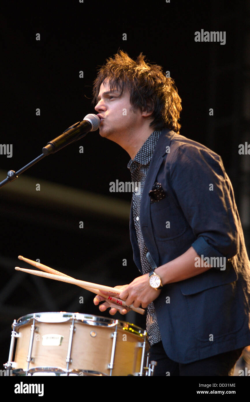 Jamie cullum performs live on stage hi-res stock photography and images ...
