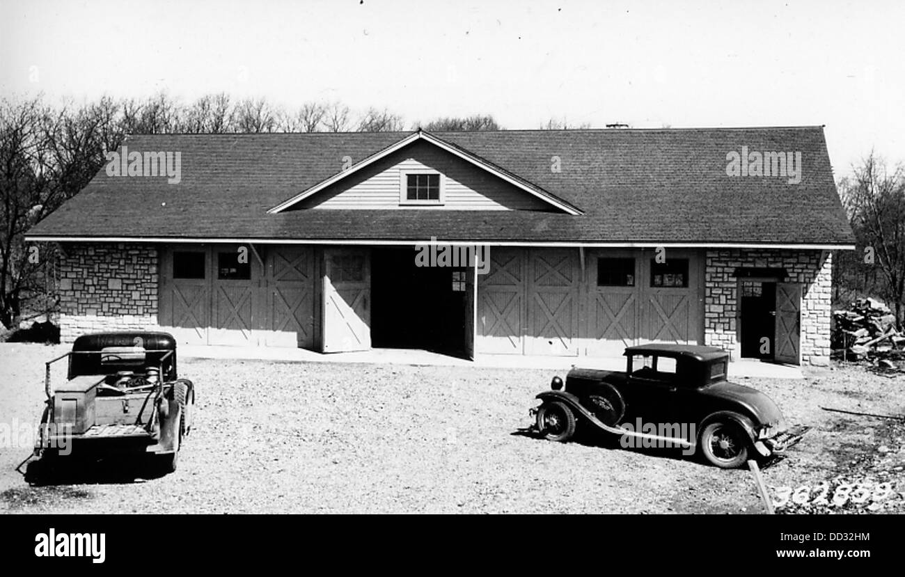 Building architecture commercial property Black and White Stock Photos ...
